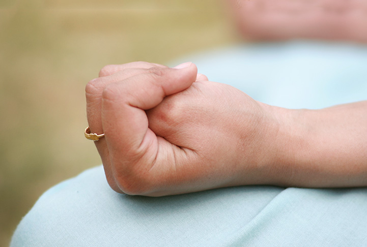10 Powerful Yoga Mudras: Types and Health Benefits | Lifegram