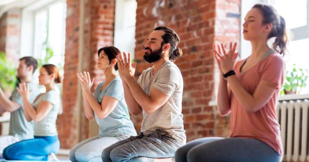 14 Different Types of Yoga Practices | Lifegram