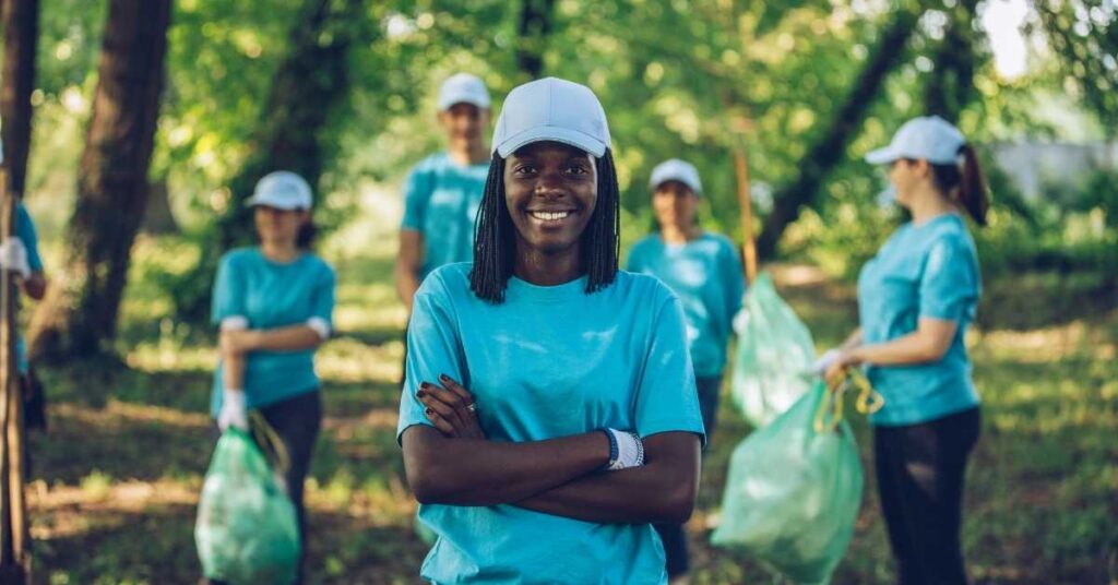 51 Inspiring Quotes About Volunteering and Giving Back