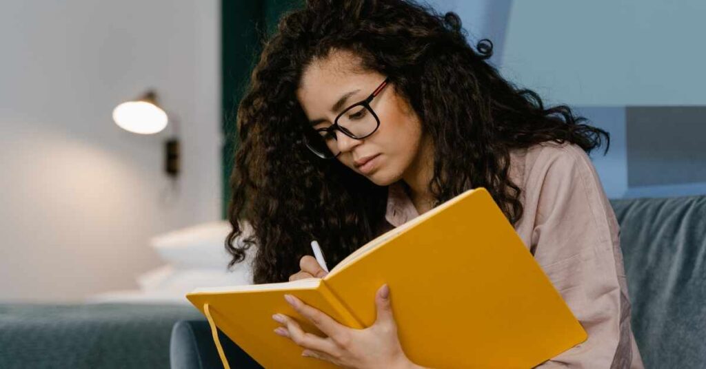 What is Narrative Journaling and How to Start | Lifegram